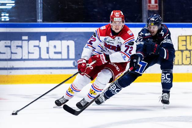 Timras Erik Walli Walterholm and Linköpings Erik Norén during the ice hockey match in SHL between