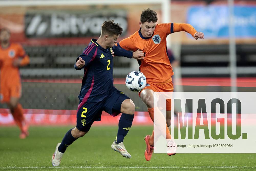 NIJMEGEN - (l-r) Samuel Dahl of Jong Sweden, Ruben van Bommel of Jong ...