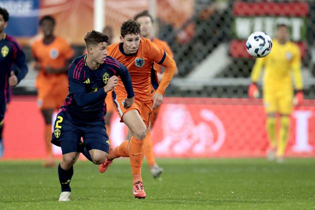 NIJMEGEN - (l-r) Samuel Dahl of Jong Sweden, Ruben van Bommel of Jong Oranje during the European