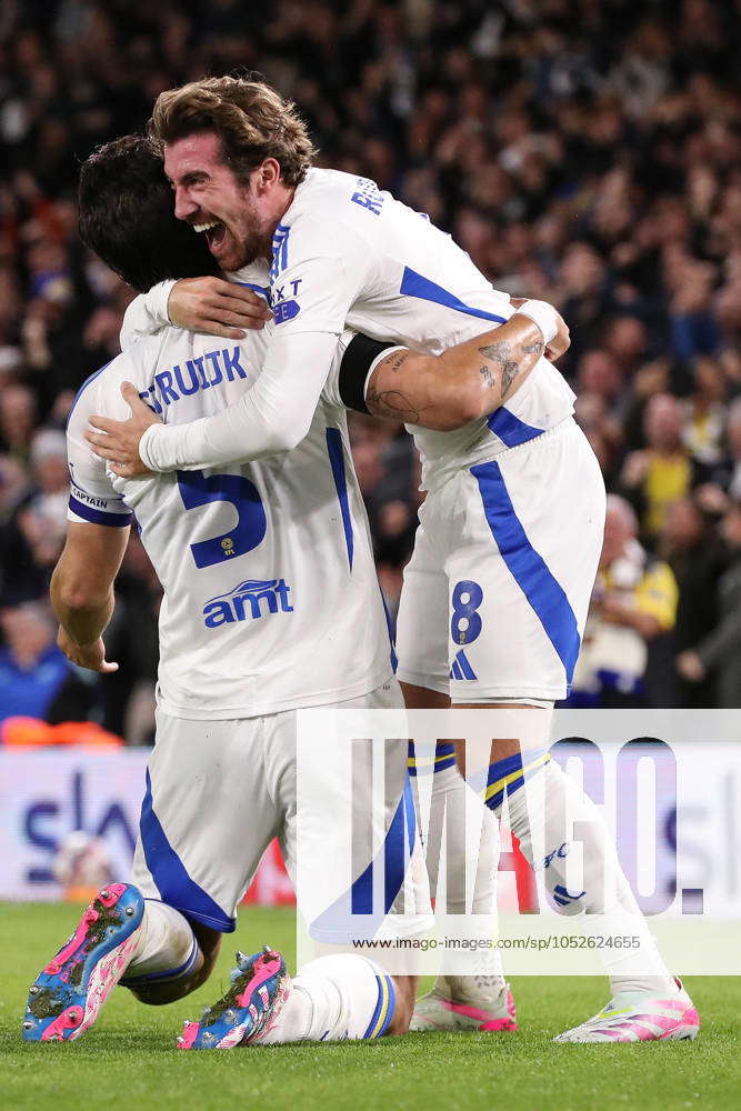 Leeds United FC v Sheffield United FC Pascal Struijk of Leeds United ...