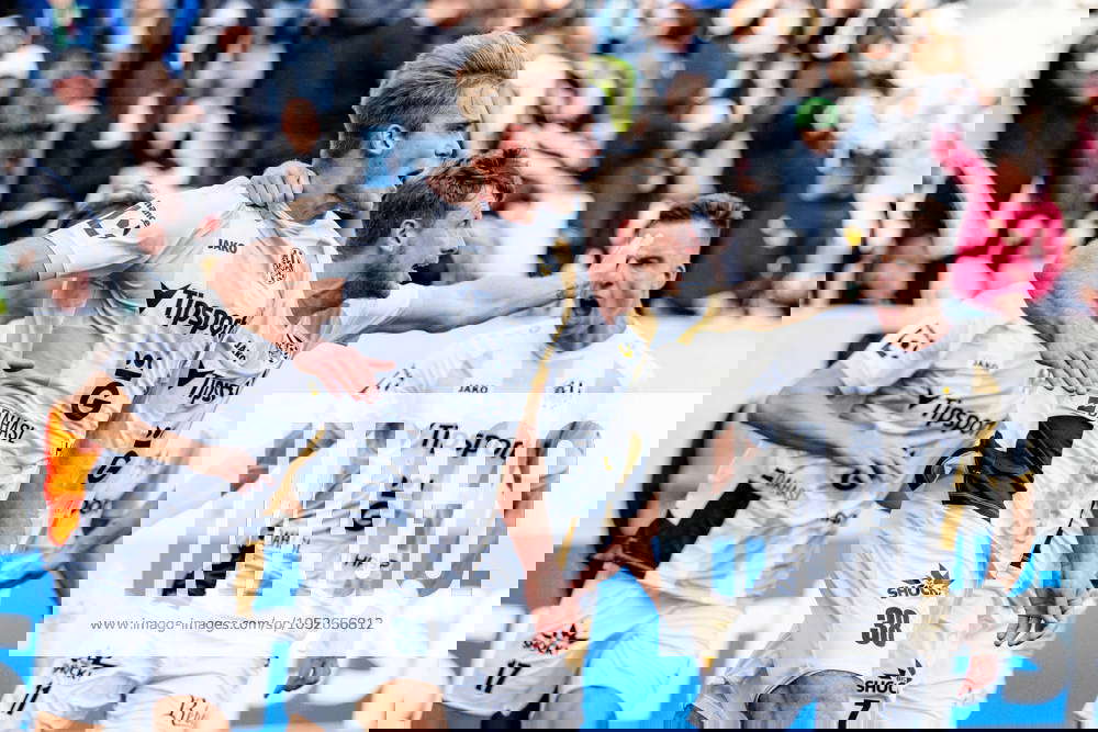 Utkani 12. kola prvni fotbalove ligy: FC Hradec Kralove - Sigma Olomouc ...