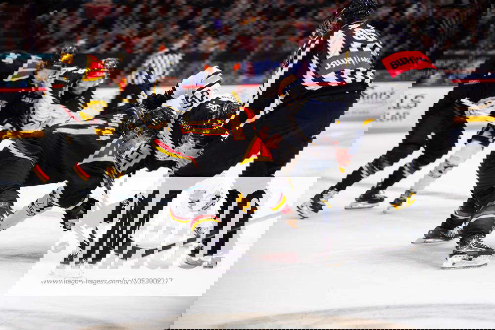 241024 Brynäs Jordan Schroeder and HV71s Tommi Tikka during the ice hockey match in SHL between