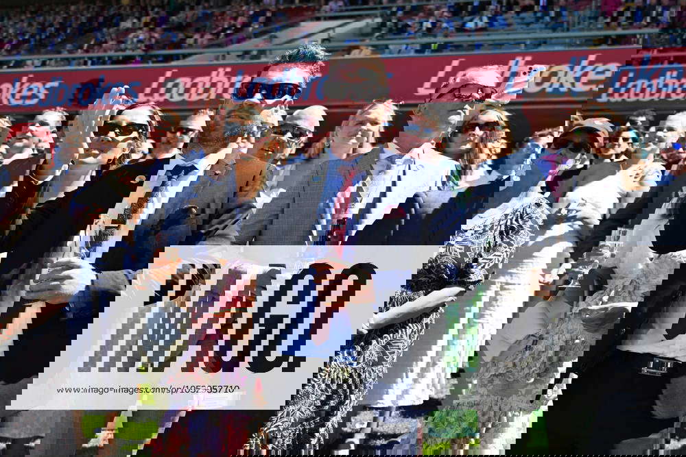 RACING COX PLATE, Punters look on in race 4, the Fillies Classic during ...