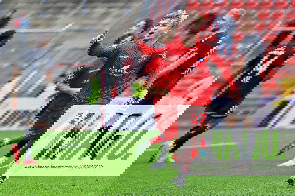 Andy Breuer Unterhaching, 26 with goal celebration, jubilation, goal ...