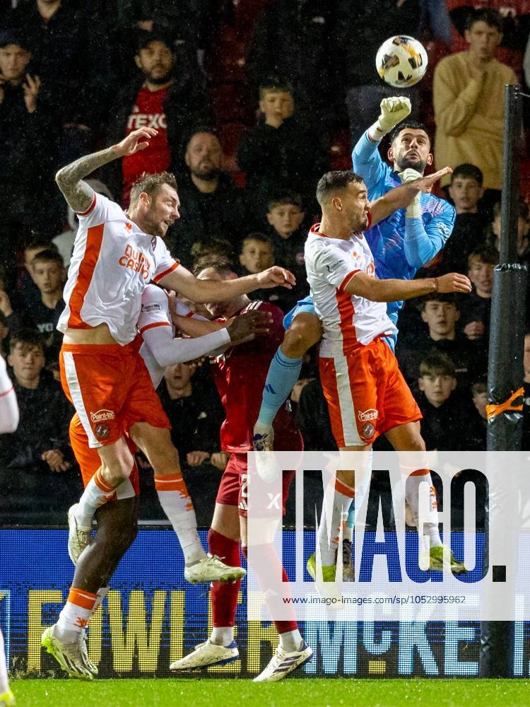 Dimitar Mitov of Aberdeen wins ball in the air Aberdeen v Dundee United ...
