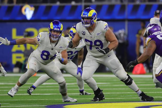 INGLEWOOD, CA - OCTOBER 08: Los Angeles Rams offensive lineman Rob ...