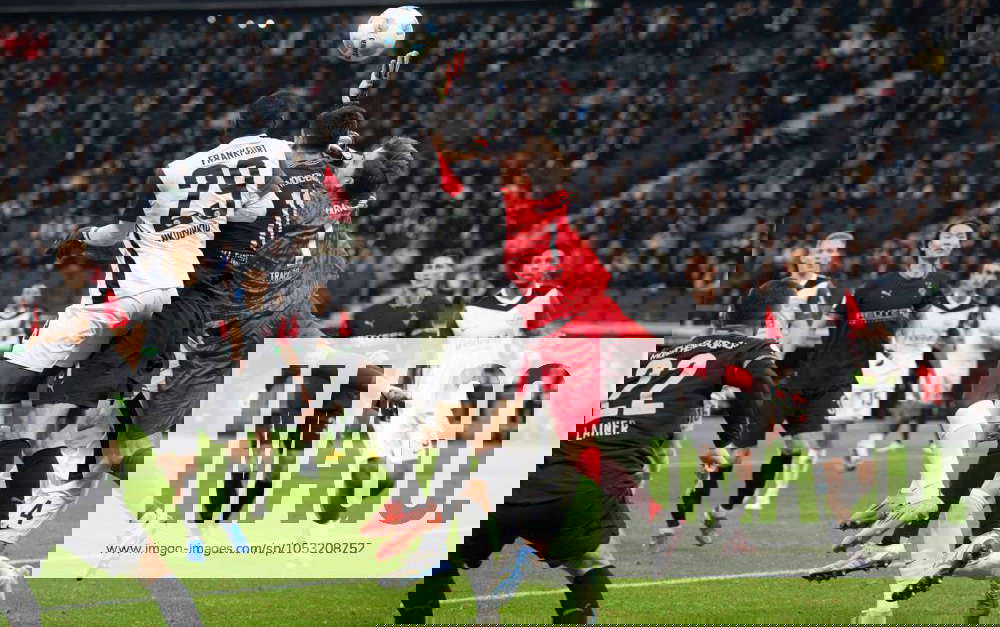 Goalkeeper Kevin TRAPP F saves a goal chance from Tim KLEINDIENST MG ...