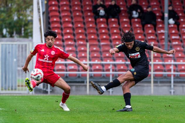 Shot Joshua Eze Fortuna Köln,No 06 DEU, Düsseldorf, 02 11 2024 Soccer ...