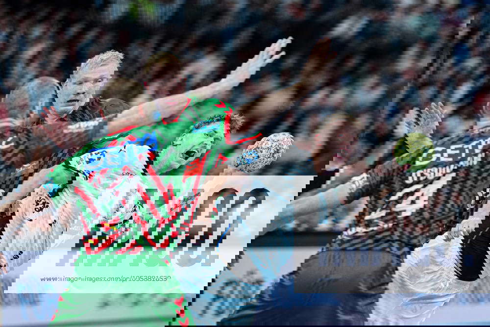 Chrstian O Sullivan SC Magdeburg, 24 , Magnus Saugstrup SC Magdeburg ...