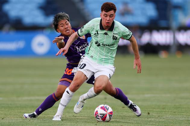 ALEAGUE GLORY WESTERN, Matthew Grimaldi of United contols the ball ...
