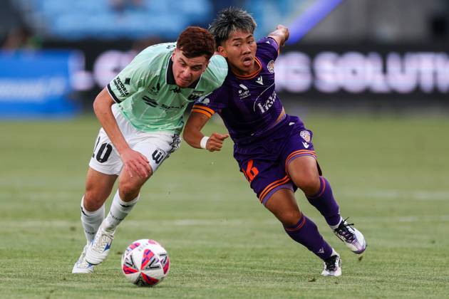 ALEAGUE GLORY WESTERN, Matthew Grimaldi of United contols the ball ...