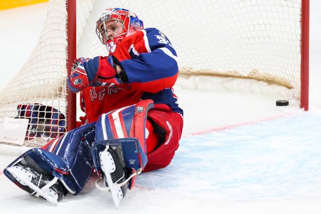 RUSSIA, MOSCOW - NOVEMBER 18, 2022: HC CSKA Moscow s goaltender Adam ...
