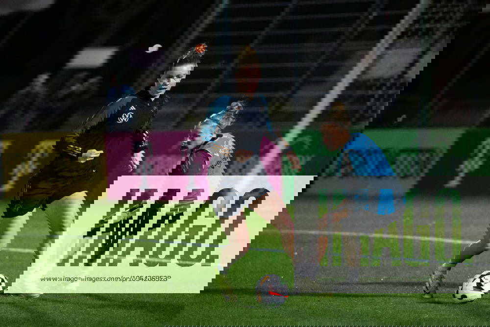 Alara Sehitler Germany, 15 in duel with Pia Sophie Wolter Germany, 05 ...