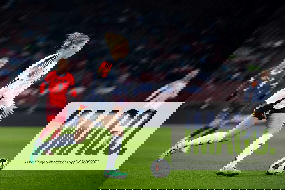 Laura Freigang Germany, 10 on the ball, SUI, Switzerland vs. Germany ...