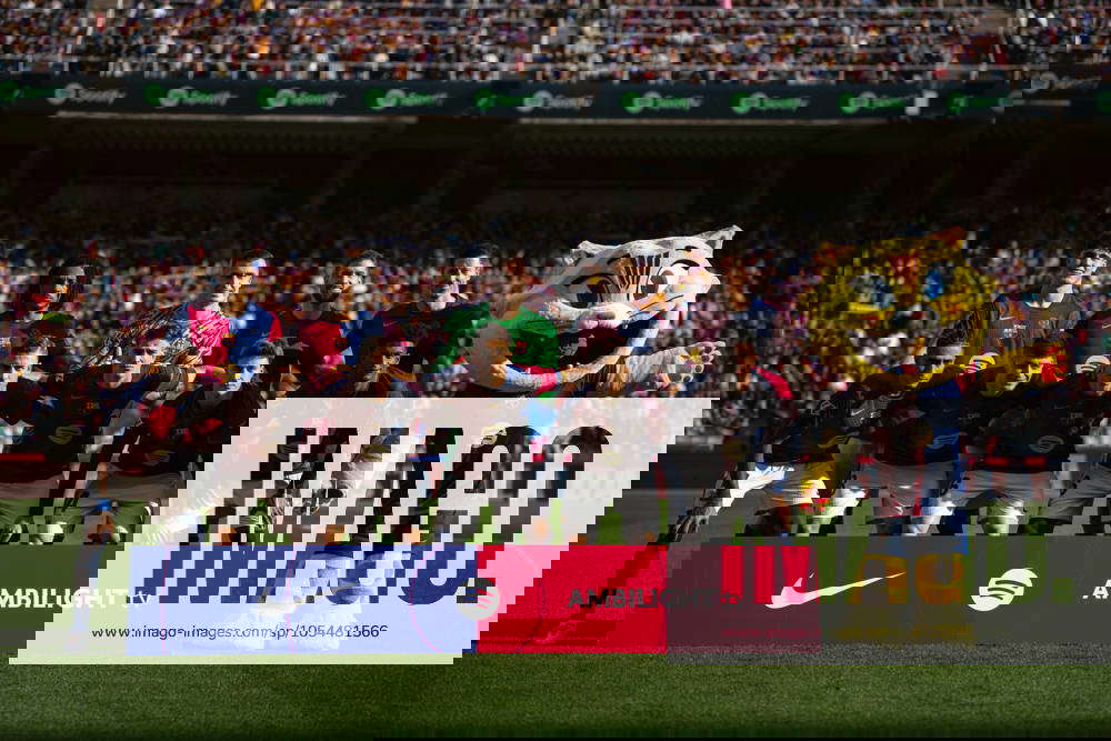 BARCELONA, Dec. 1, 2024 -- Starting players of FC Barcelona, Barca line ...