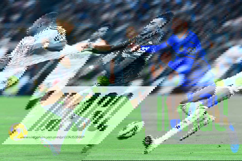 (241202) -- MADRID, Dec. 2, 2024 -- Kylian Mbappe (L) of Real Madrid vies with Juan Iglesias of