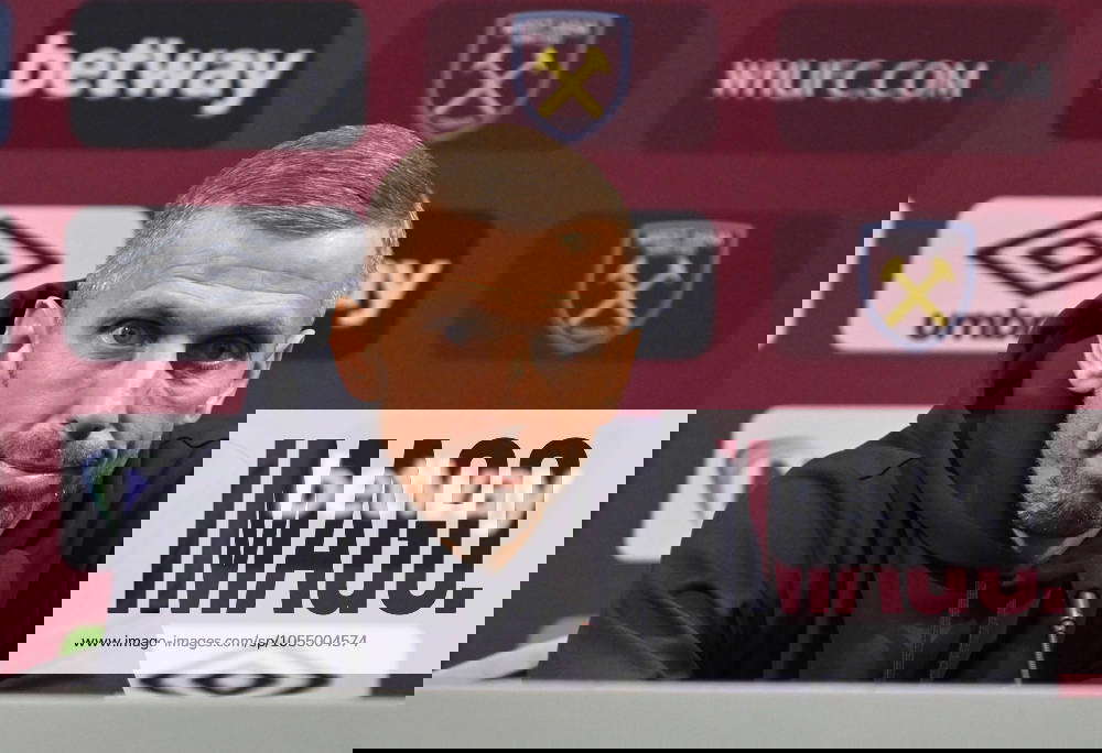 West Ham vs Wolverhampton Wanderers, Premier League Gary O Neil (Wolves ...