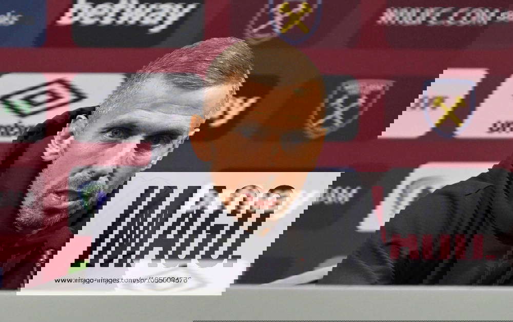 West Ham vs Wolverhampton Wanderers, Premier League Gary O Neil (Wolves ...