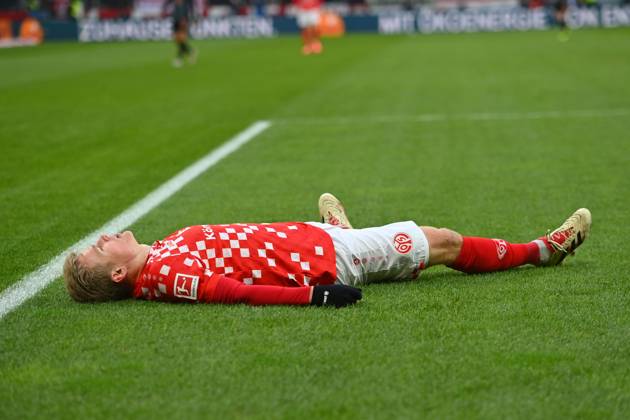 Injury Jonathan BURKHARDT 1 FSV Mainz 05 , injured on the ground ...