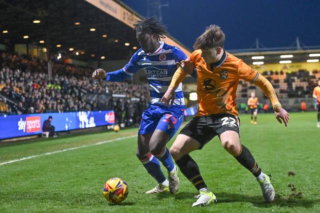 Cambridge United v Reading - Sky Bet League 1 Abraham Kanu is ...