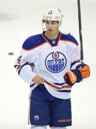 Oilers center Jordan Eberle Edmonton Oilers center Jordan Eberle warms ...