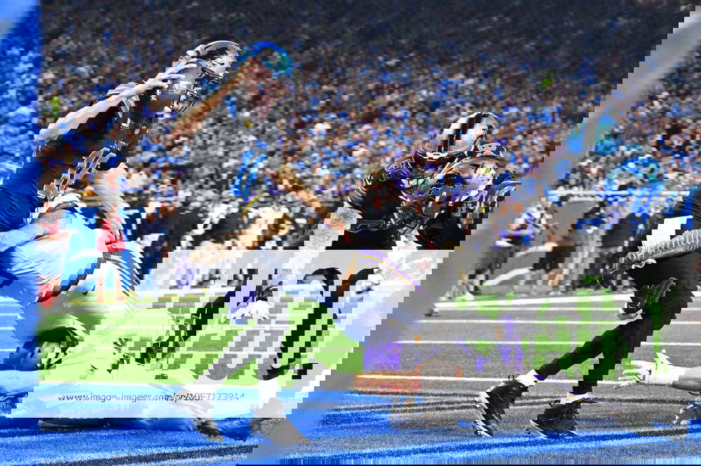 DETROIT, MI - JANUARY 05: Detroit Lions quarterback Jared Goff (16) is ...