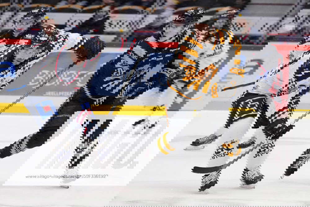 Linköpings Nicholas Shore and Skellefteas Michael Brandsegg Nygard during the SHL ice hockey match