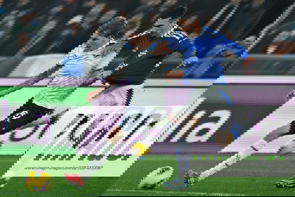 Nicolo Rovella of SS Lazio,Lucas Da Cunha of Como during the Serie A match between Lazio v Como at