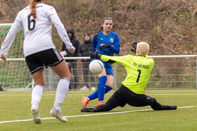 TSV Solingen vs. SSVg Velbert 02, Fußball, Frauen, Testspiel, Saison ...