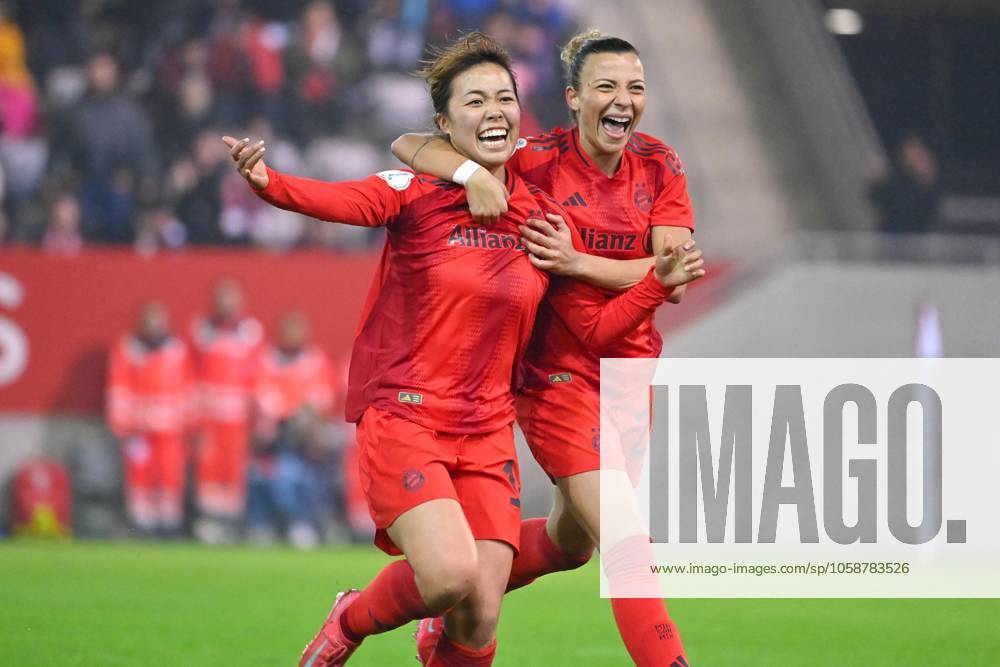Goal celebration Momoko TANIKAWA FCB with Arianna CARUSO FCB after goal ...