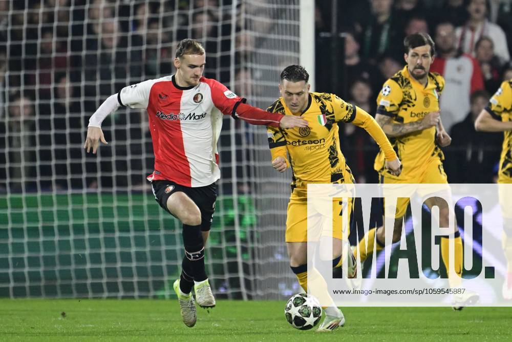 ROTTERDAM - Thomas Beelen of Feyenoord, Piotr Zielinski of FC ...