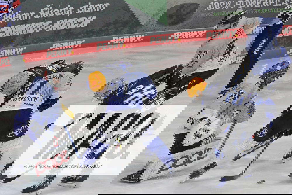 Fabian Herrmann Fischtown Pinguins 25 cant get the puck, Pinguins ...