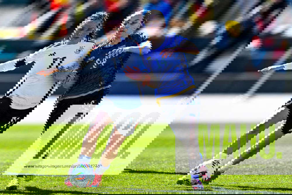 Amy Wrigge German U17 Junior National Team 11 in duel with jonida ...