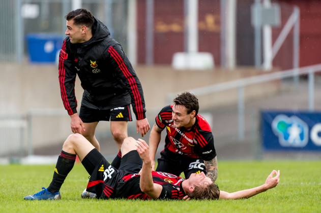 250330 Östersunds Albin Sporrong and Adrian Edqvist cheer after the ...