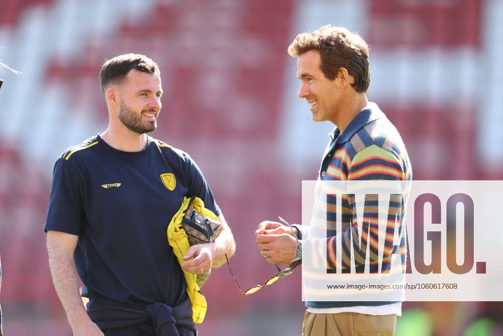 Anthony Forde of Burton Albion talks to Ryan Reynolds co owner of ...