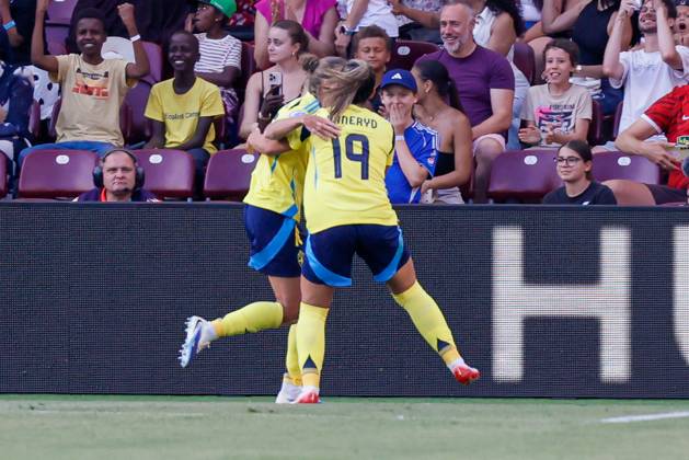 04th July 2025, Stade de Geneve: Filippa Angeldahl celebrates after ...