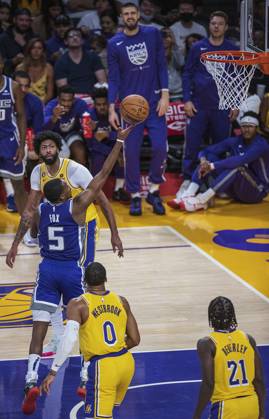 Los Angeles, California, USA: De Aaron Fox 5 of the Sacramento Kings ...