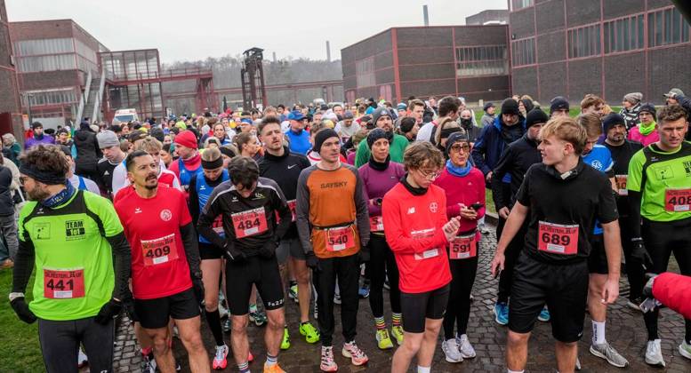 Hallo Stock Photos – High-Quality Images for Licensing | IMAGO