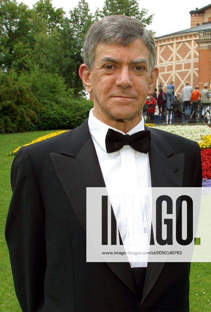 Alberto Vilar vor dem Bayreuther