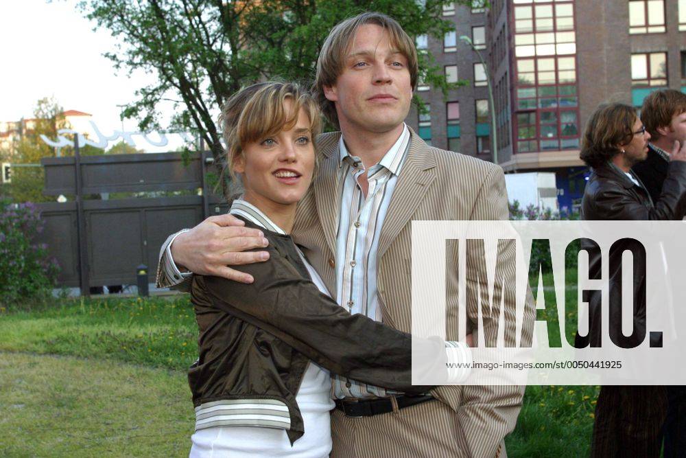 Schauspieler Pierre Besson (re., GER) und Muriel Baumeister (AUT ...