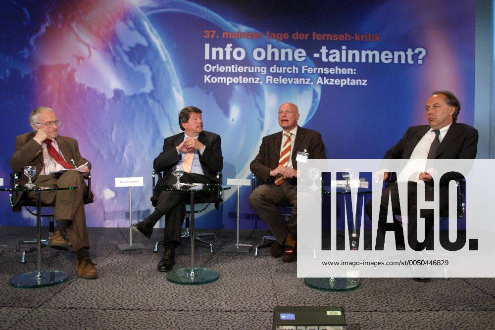 V.l.n.r.: Moderator Karl-Otto Saur, Medienberater Bernd Schiphorst ...