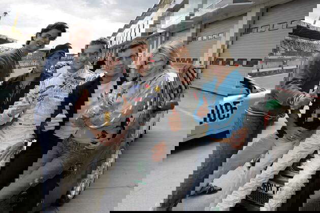 V.l.n.r.: Schauspieler Milos Vukovic, Schauspieler Ben Ruedinger ...