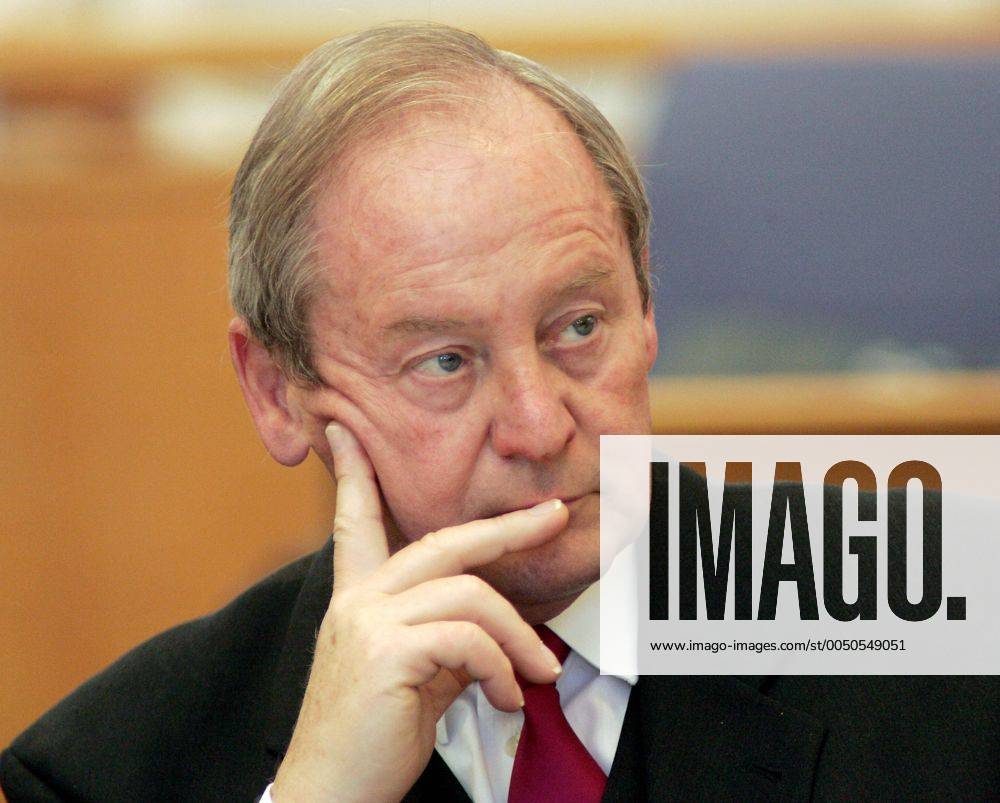 Walter Zuber (GER SPD Minister des Inneren und für Sport Rheinland ...