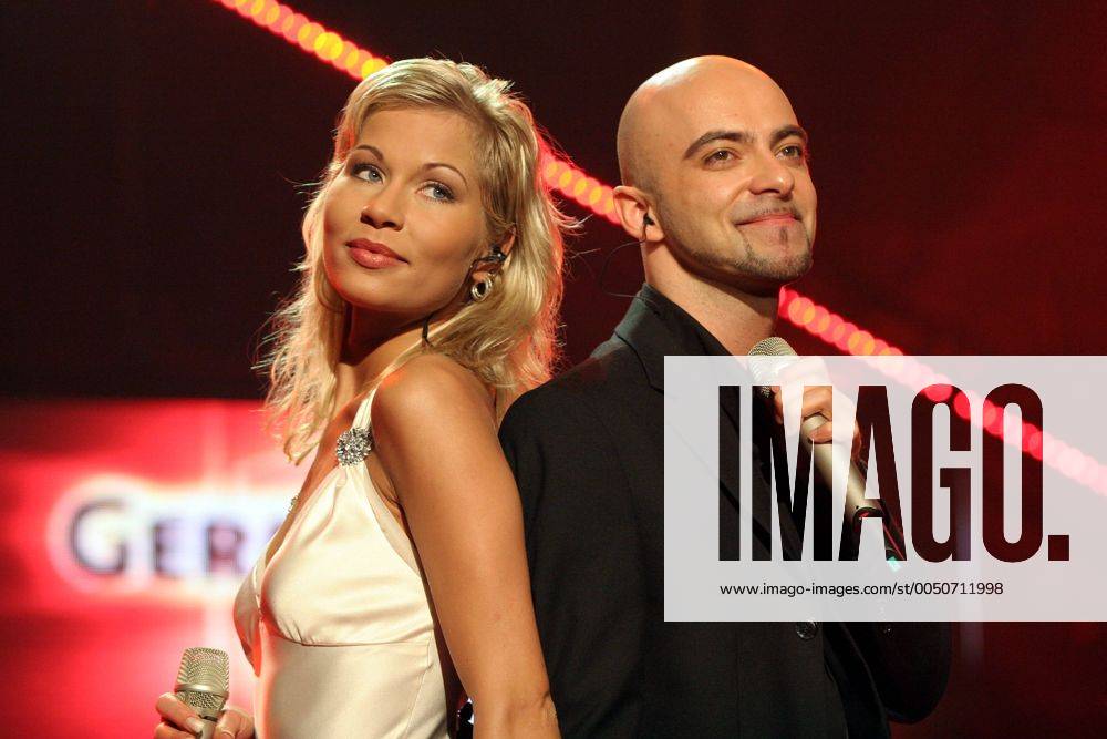 Sängerin Nicole Süßmilch und Sänger Marco Matias (beide GER) Rücken an ...