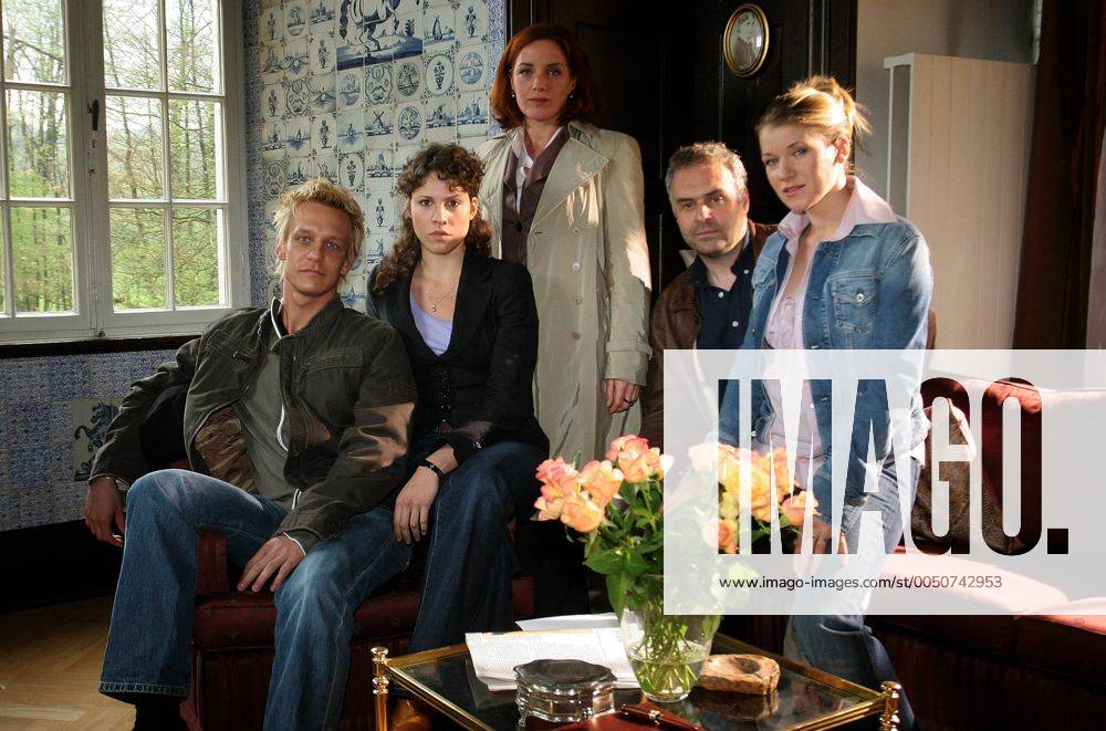 SOKO KÖLN - V.l.n.r. Schauspieler Mike Hoffmann, Jasmin Gerat, Gundula ...