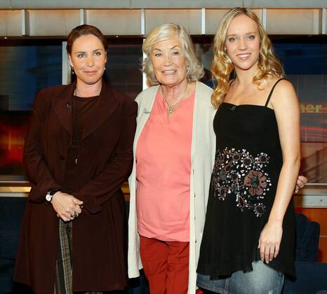 Schauspielerin Katerina Jacob (li.) mit ihrer Mutter Ellen Schwiers ...