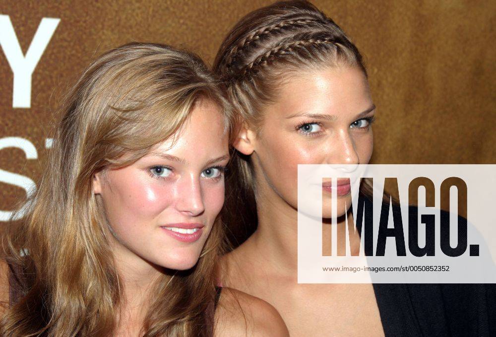 Models Charlott Cordes und Sarah Honne anlässlich der Verleihung des ...