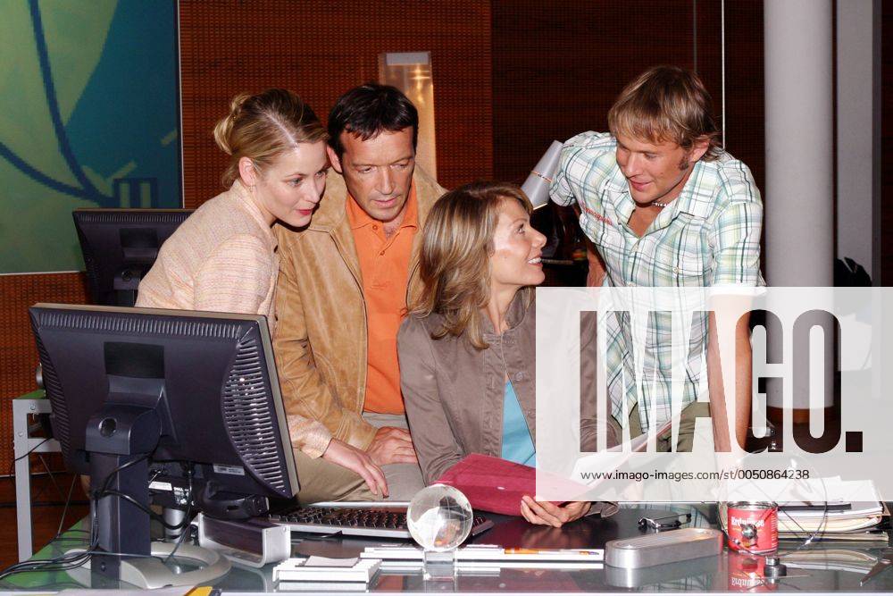 V.l.n.r.: Schauspielerin Stephanie Japp, Schauspieler Michael Roll ...