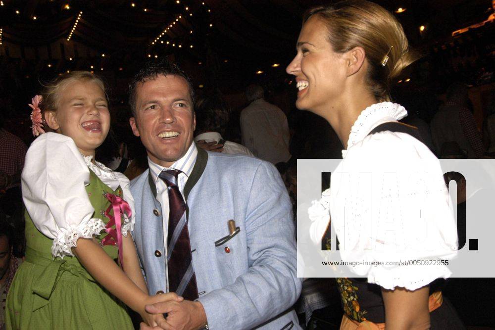 Lothar Matthäus (GER Fußball-Nationaltrainer Ungarn) mit Kind und ...