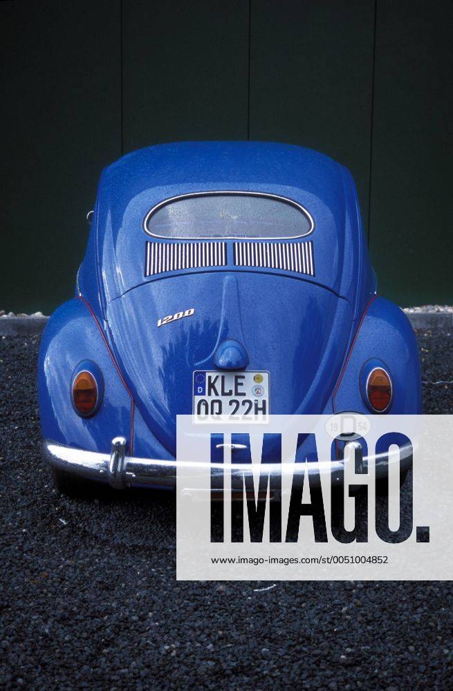 Blau lackierter VW-Käfer (Baujahr